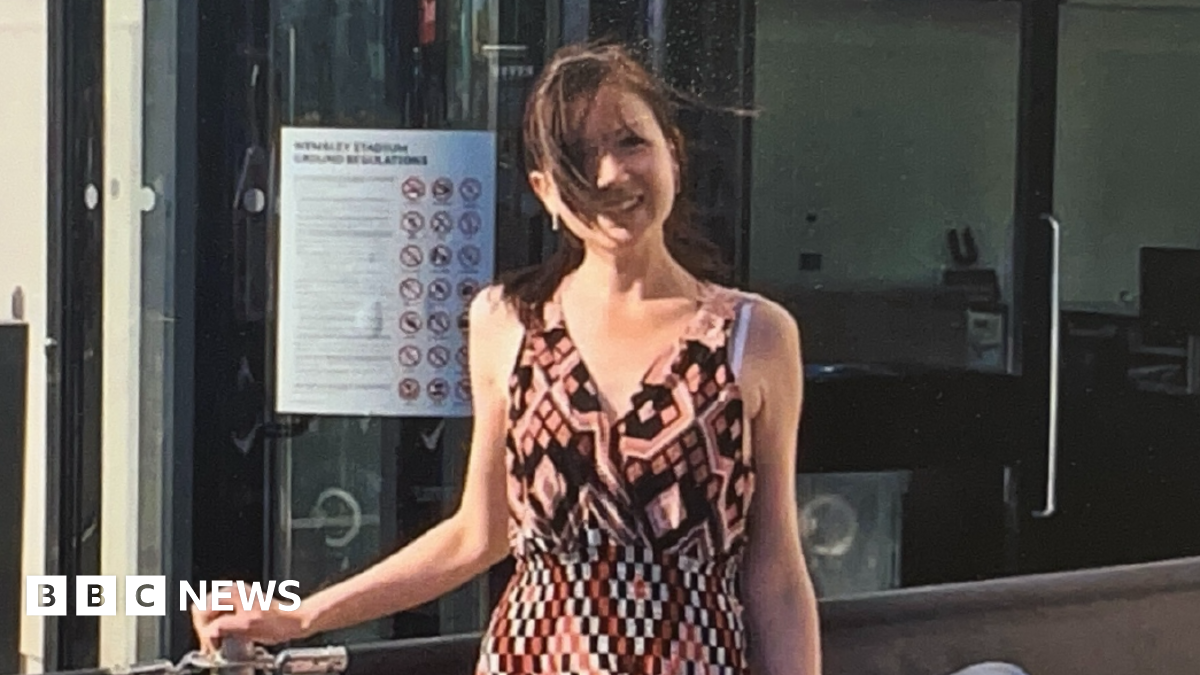 Norwich officers 'rabbits in headlights' treating homeless woman ...